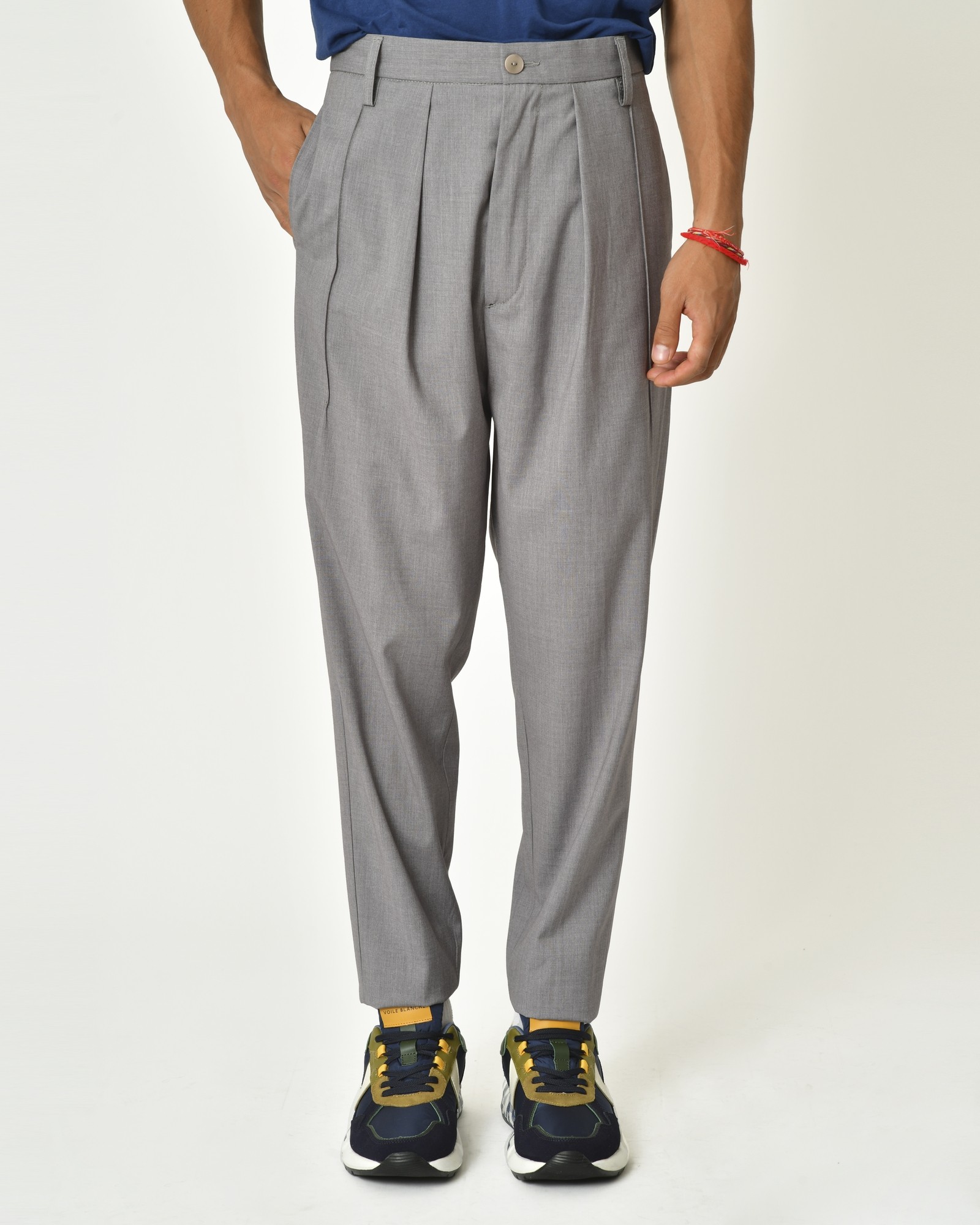 Pantalon gris à plis Ixos